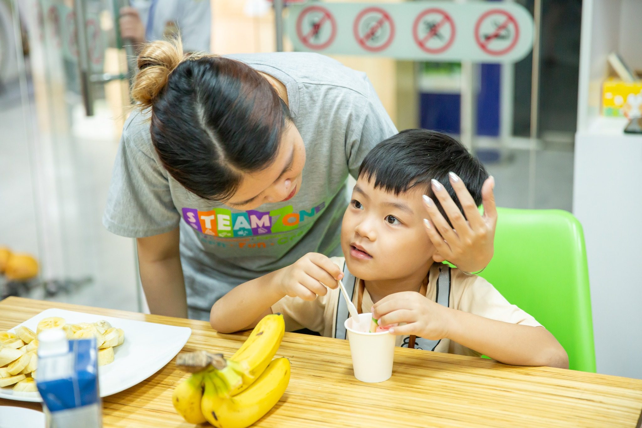 Trải nghiệm hoạt động STEM Mầm non tại Trung tâm STEAMZone: Bé làm kem ...